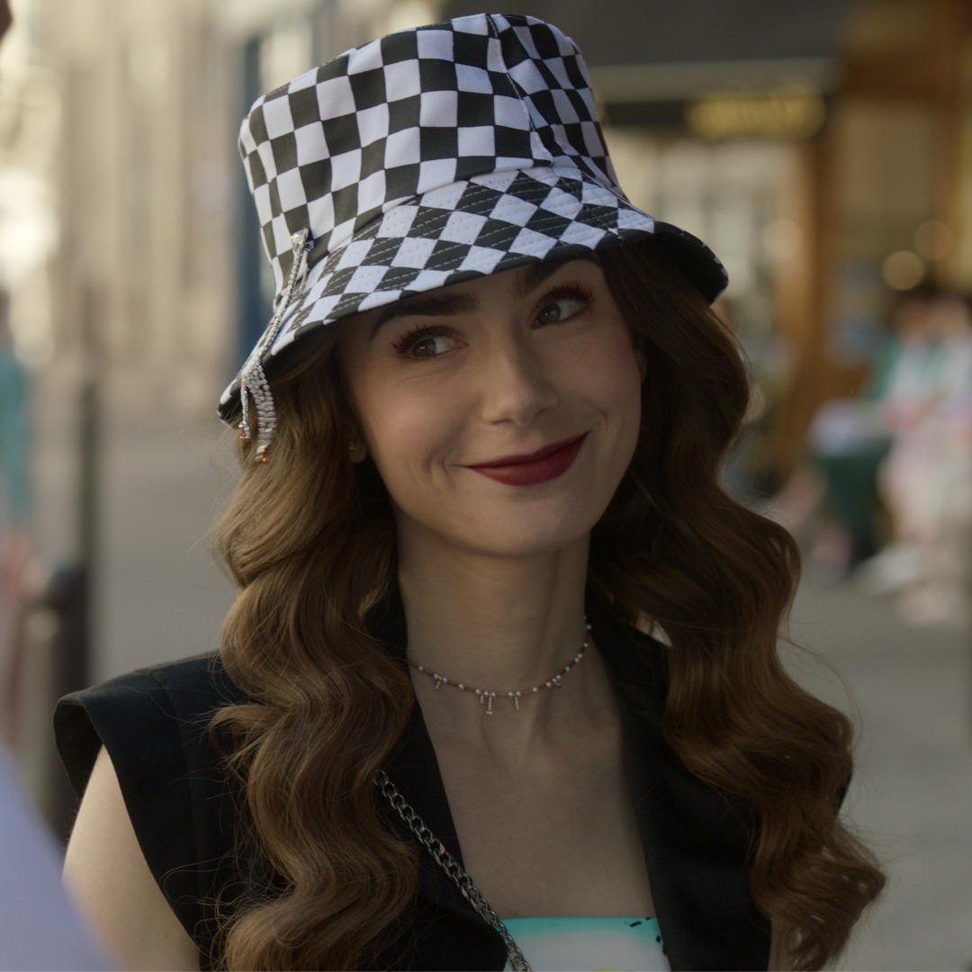 Emily in Paris et l’art de porter le couvre-chef
